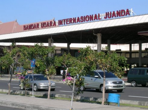 Picnic Together: Juanda International Airport