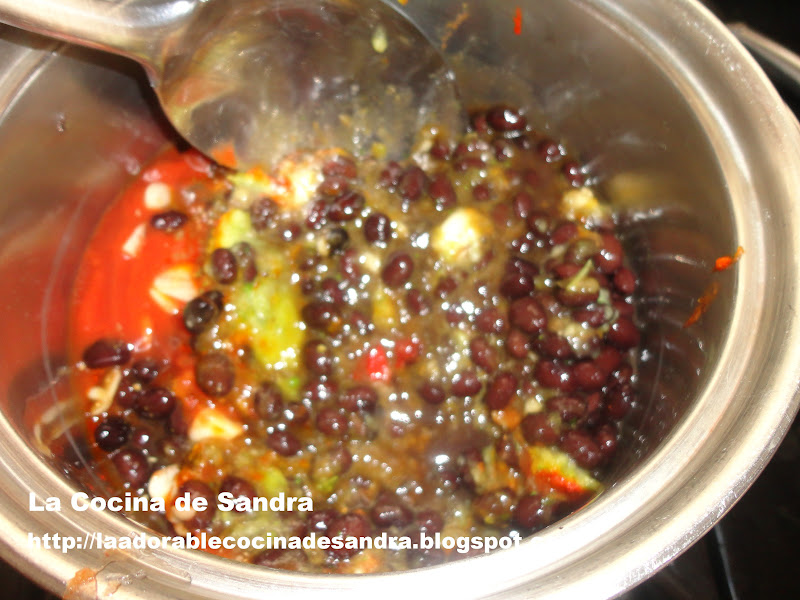 La Cocina de Sandra: Frijoles Negros a la Cubana (Cuban Black Beans)