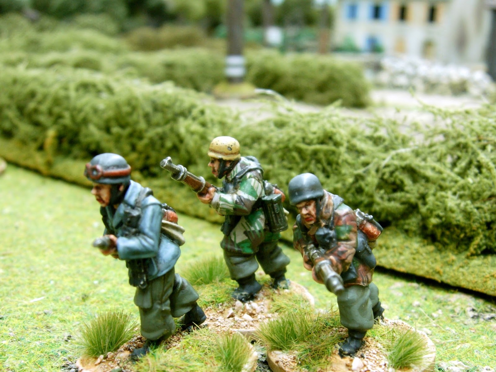 Wargaming with Silver Whistle: GERMAN SPLINTER CAMO and ww2 table