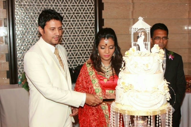 Actor Raja Wedding Photos, Raja Amrita Wedding Photos, vennela Raja ...