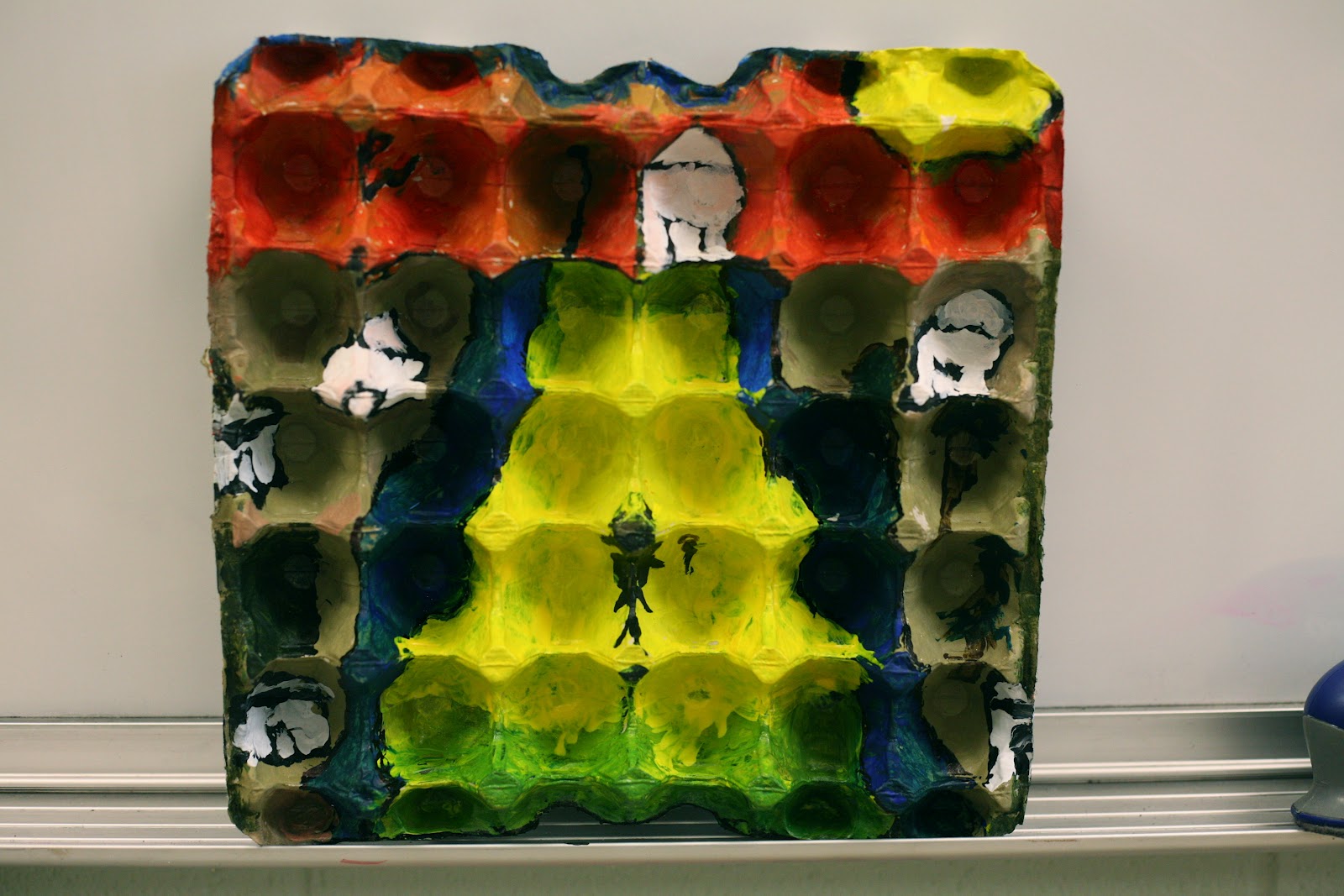 Dream. Pray. Create.: Lesson idea: Triple Inspiration Egg Carton Paintings