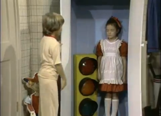 Season 1, Episode 1: Vicki's Homecoming ~ Small Wonder Reviewed