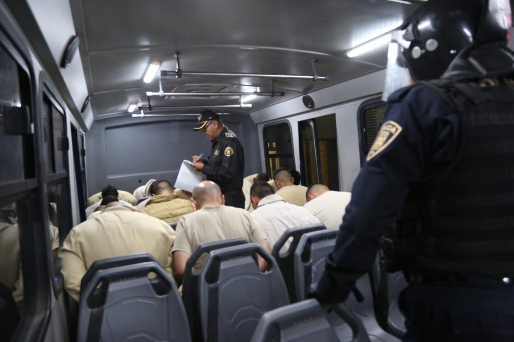 El mexiquense Hoy: Trasladan a 140 reos del reclusorio oriente a otros ...