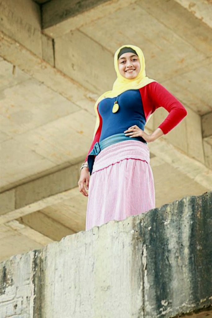 Foto Jilboobs dari Cewek ABG, Tante-Tante Montok hingga Artis ...