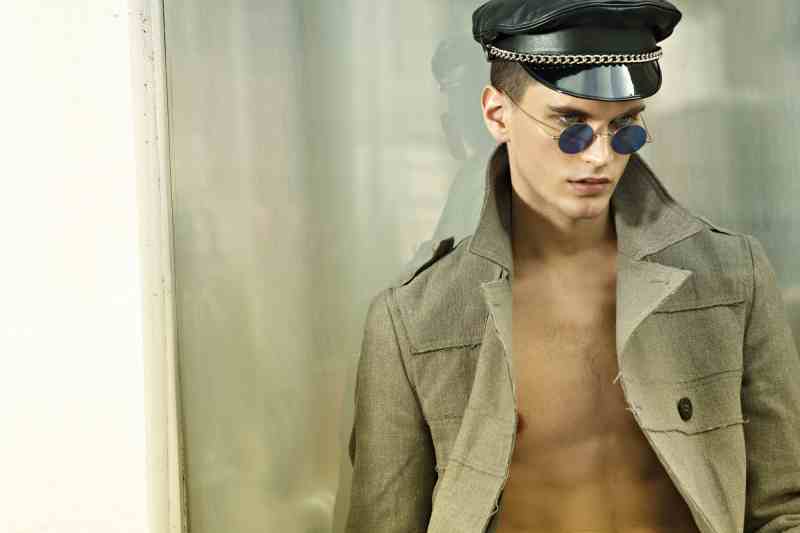 your chic destination on line: MODEL OF THE DAY - Lars Kier