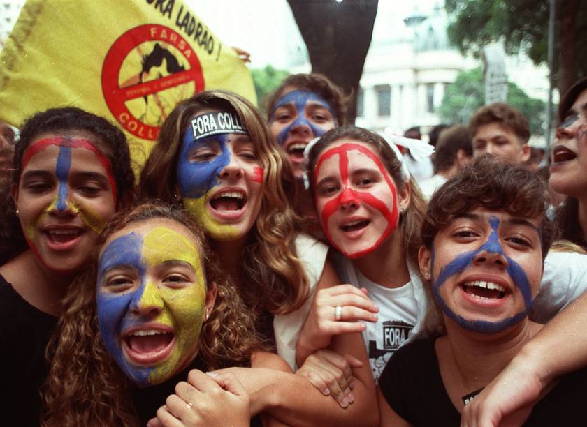 HISTÓRIA E PRESENTE