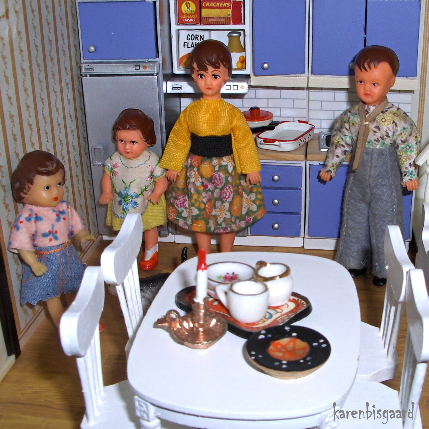 Karen`s Vintage Dolls Photography.: Small Ari doll family in Lundby ...