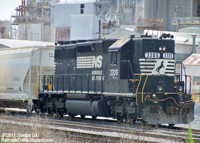 RAILROAD Freight Train Locomotive Engine EMD GE Boxcar BNSF,CSX,FEC,Norfolk Southern,UP,CN,CP ...