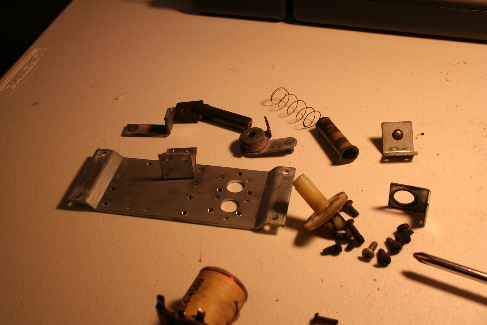 pinball repair and fun: Rebuilding a pinball flipper