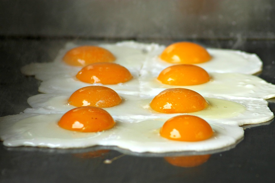 What You Need To Know About Eggs - Forty and Beyond