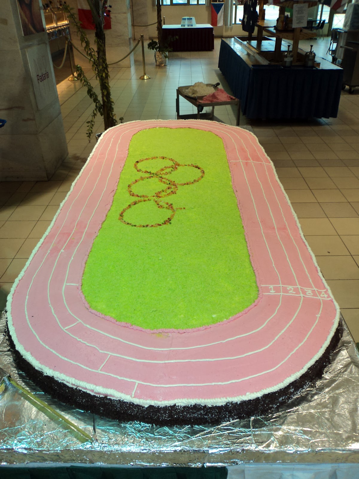 An Englishman in Angola: The Cake!