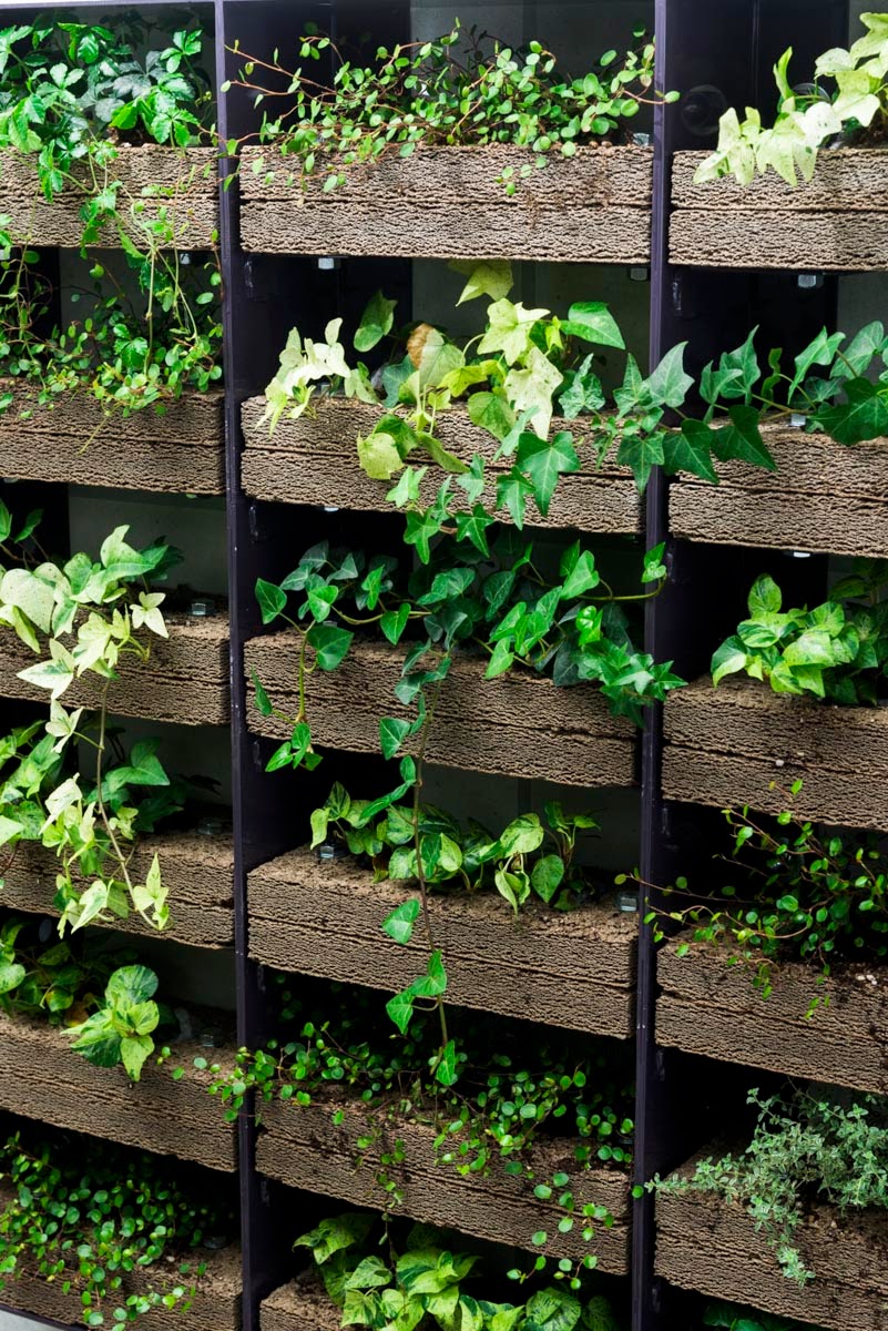 moyadesign: GREEN LOUVER UNIT / building material