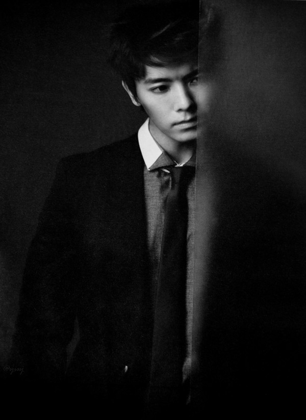 SUPER JUNIOR: 120820 W Korea September Issue : Donghae