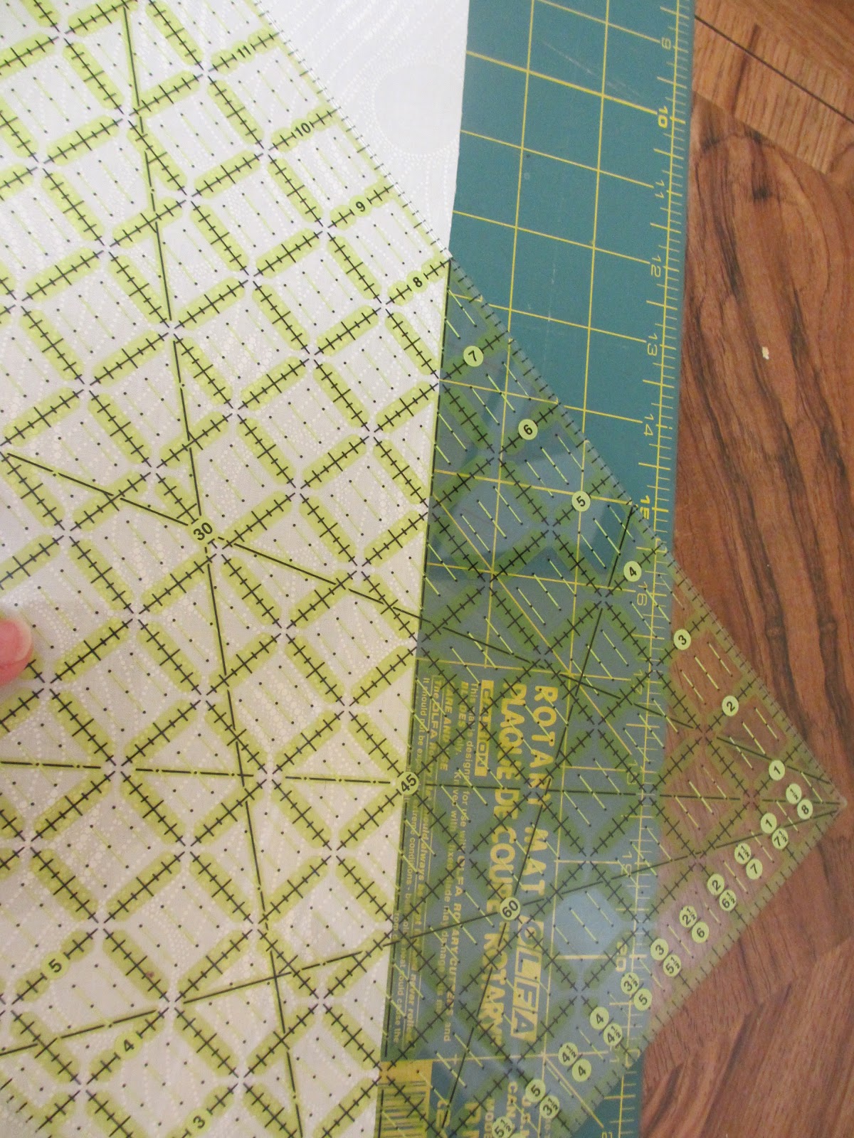 Radiant Honey Quilts: Peppermint Strip Block Tutorial