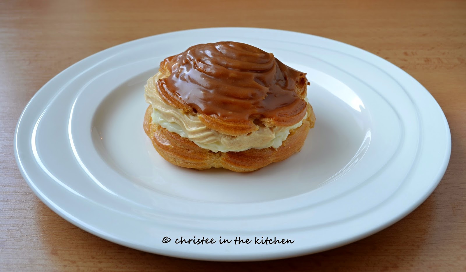 Christee In The Kitchen: KARAMELOVÝ VĚTRNÍK