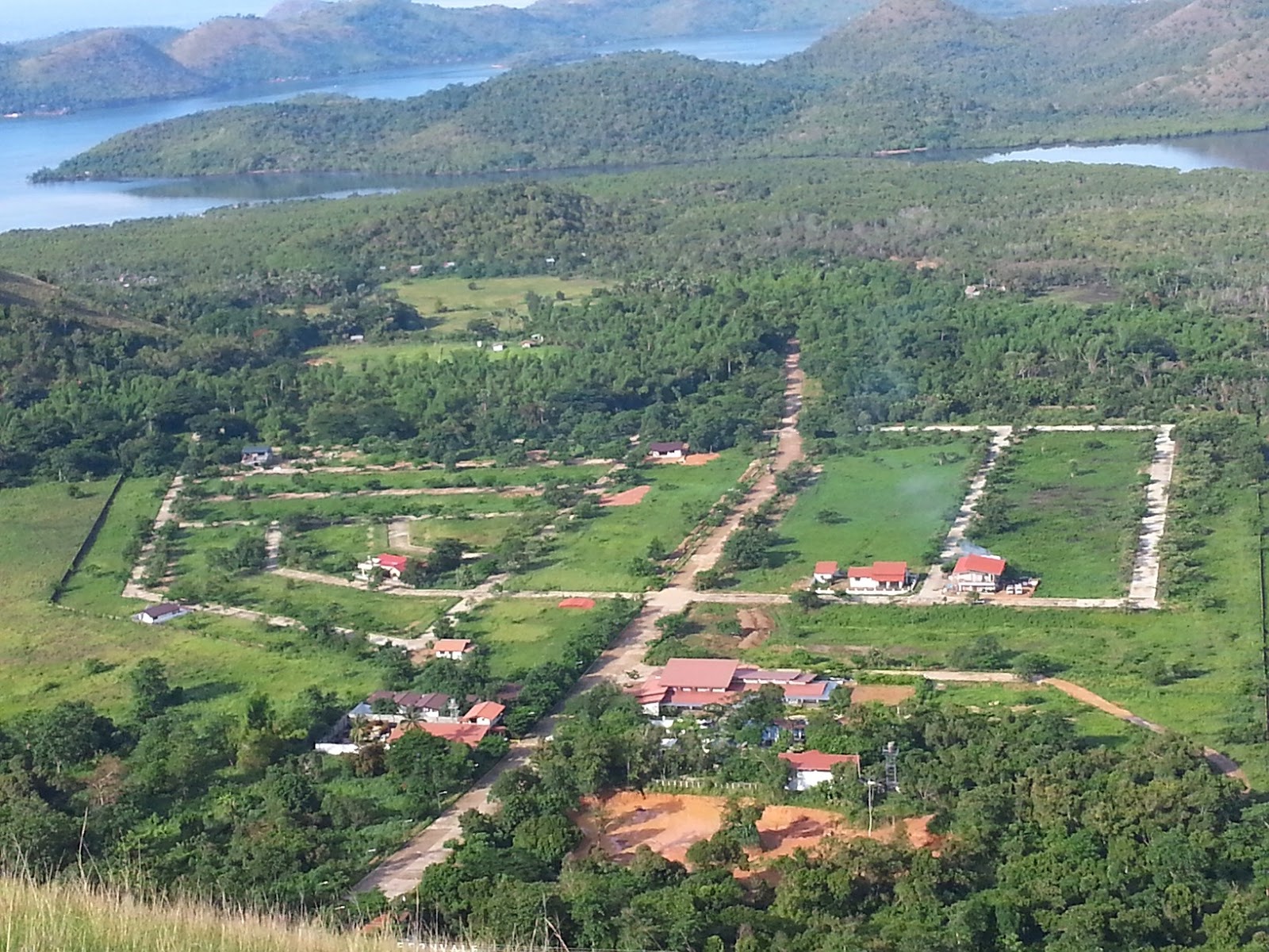 Project Specifications ~ Fernvale Living & Leisure Village