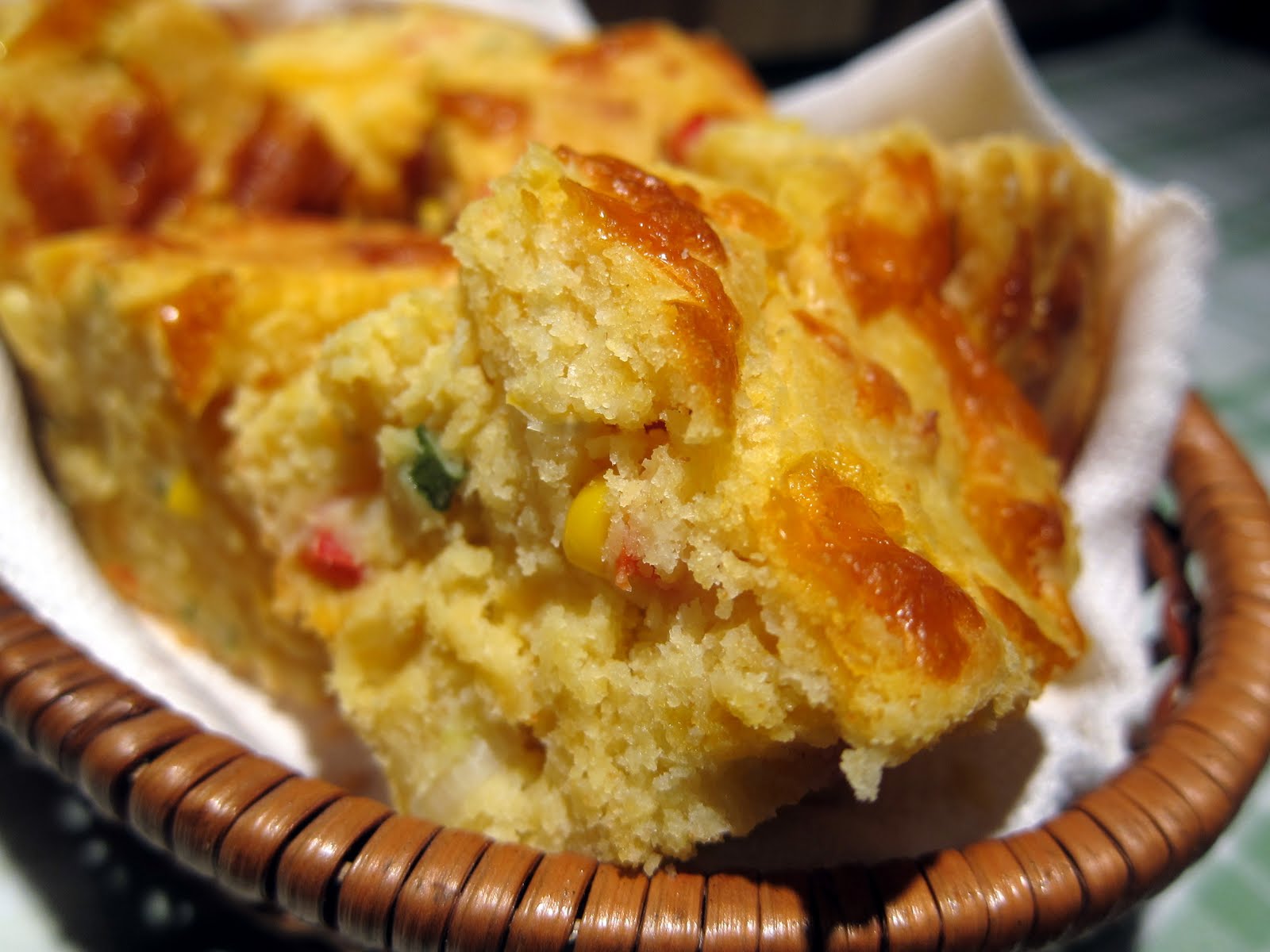 Dragon's Kitchen: Cheddar Cornbread