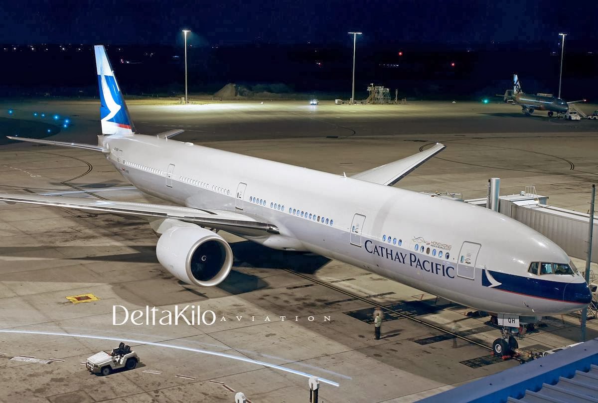 Perth Airport Spotter's Blog: Cathay Pacific's 1st B77W service lands ...