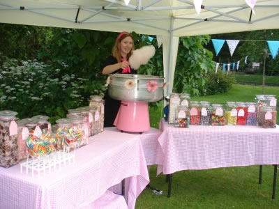 Cupcake Cutie: Vintage Wedding Cupcake Stalls and Sweet Stalls