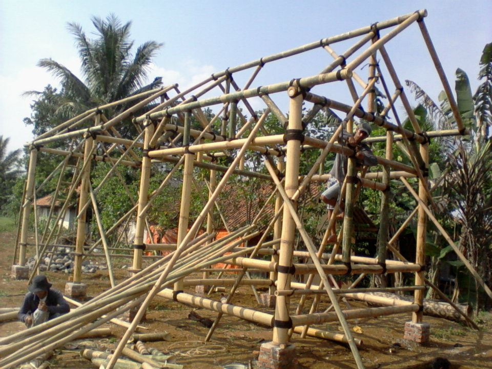 SAUNG BAMBU | saung bambu KARYA SENI BAMBU