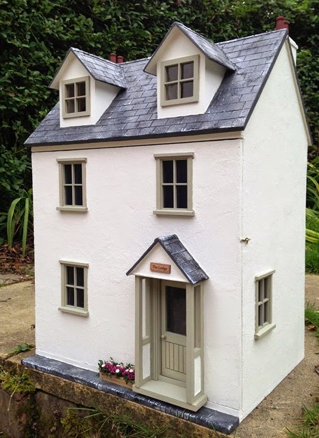 Julie's dolls house blog: 1/12th Scale 'The Lodge'