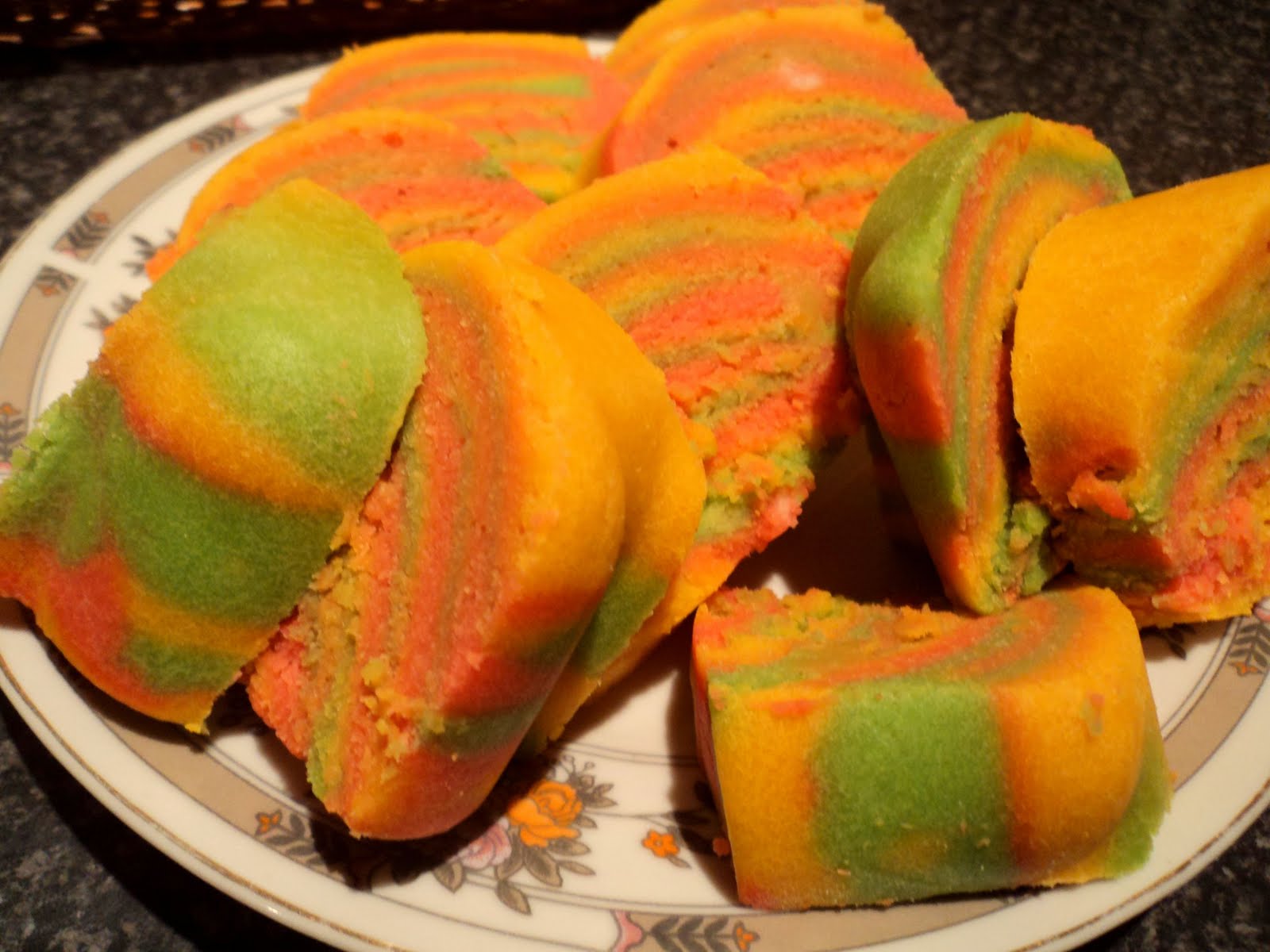 ♥ Simply Mama ♥: ♥Puding Roti Pelangi Kukus™