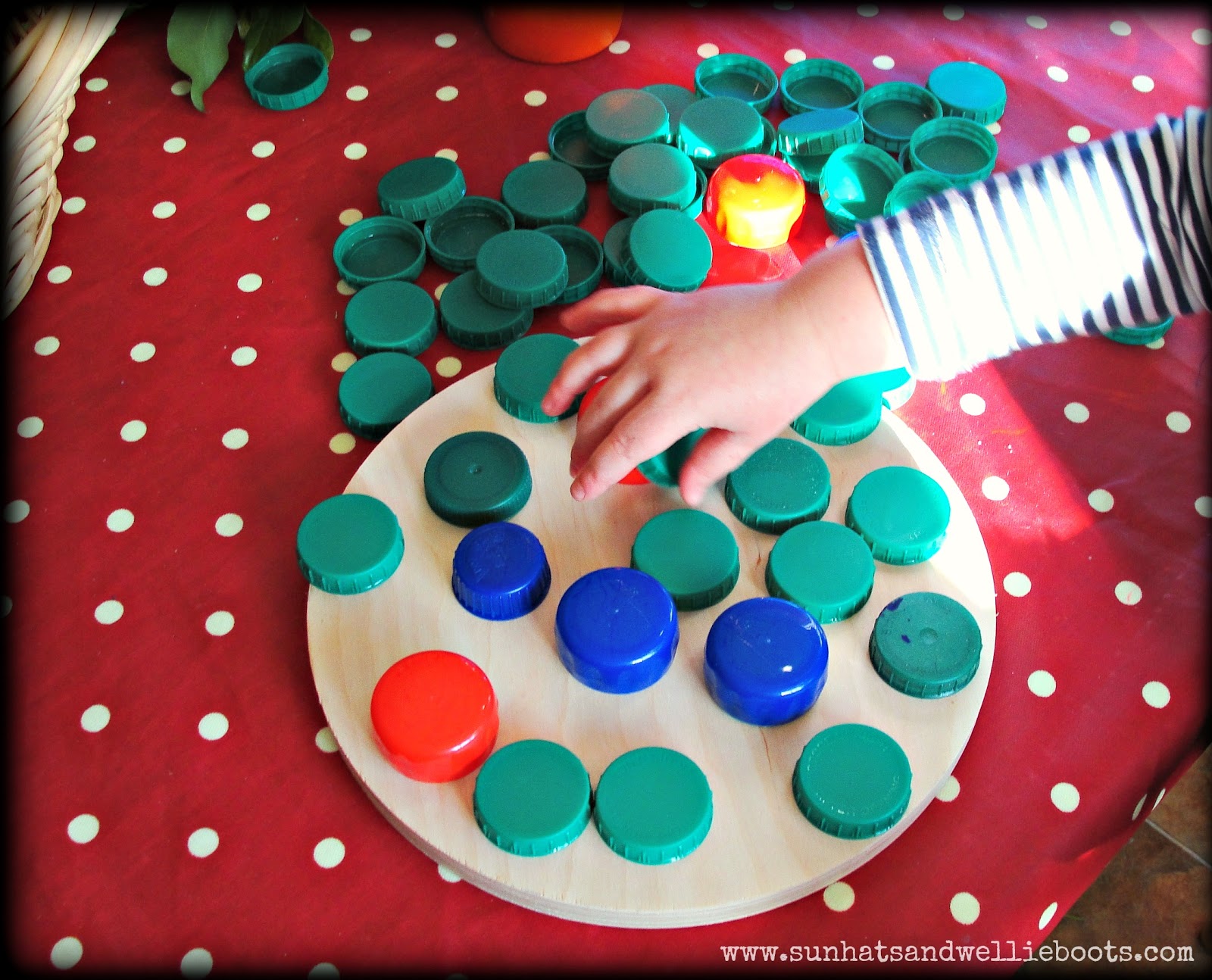 Sun Hats & Wellie Boots: Creating Christmas Shapes with Plastic Bottle Tops