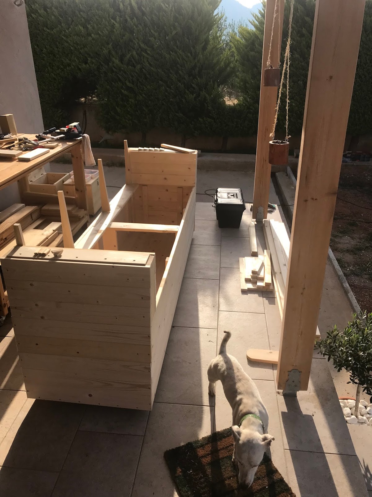Ξύλινες κατασκευές - DIY: Ξύλινος καναπές εξωτερικού χώρου με ...