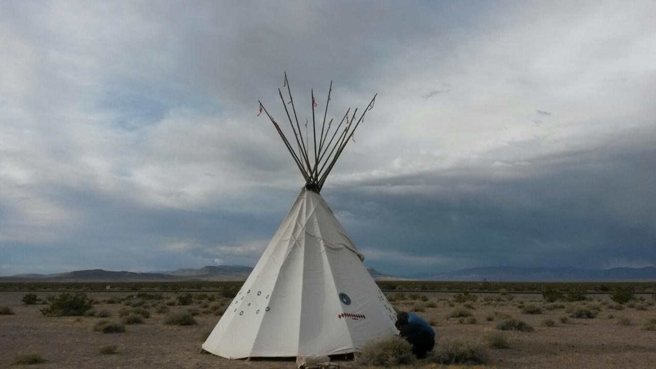 CENSORED NEWS: Western Shoshone Bad Bear: Raising teepee symbol of hope ...