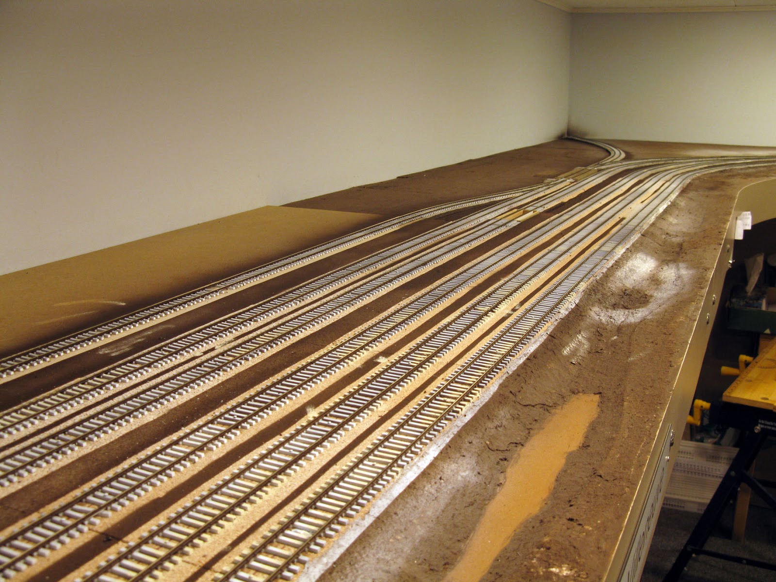 Hedley Junction: Painting and Weathering Track in Villeneuve