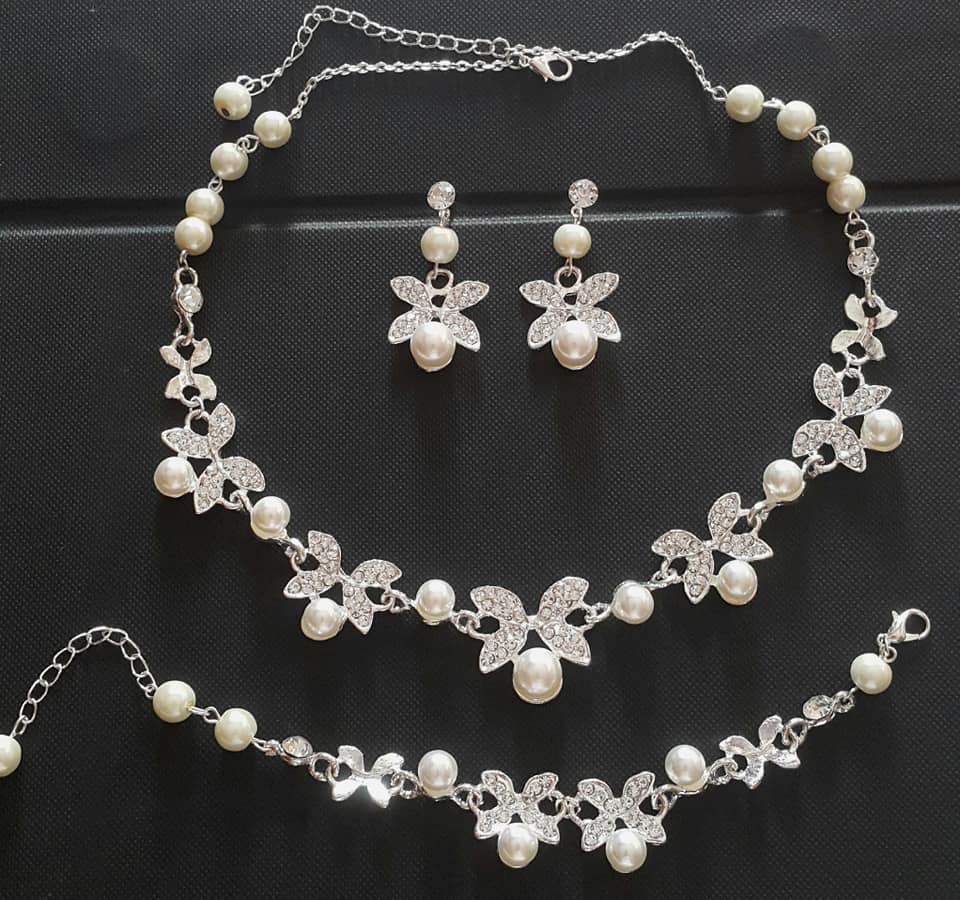 queenBEAD - bijuterii si accesorii pentru mirese : VANDUT