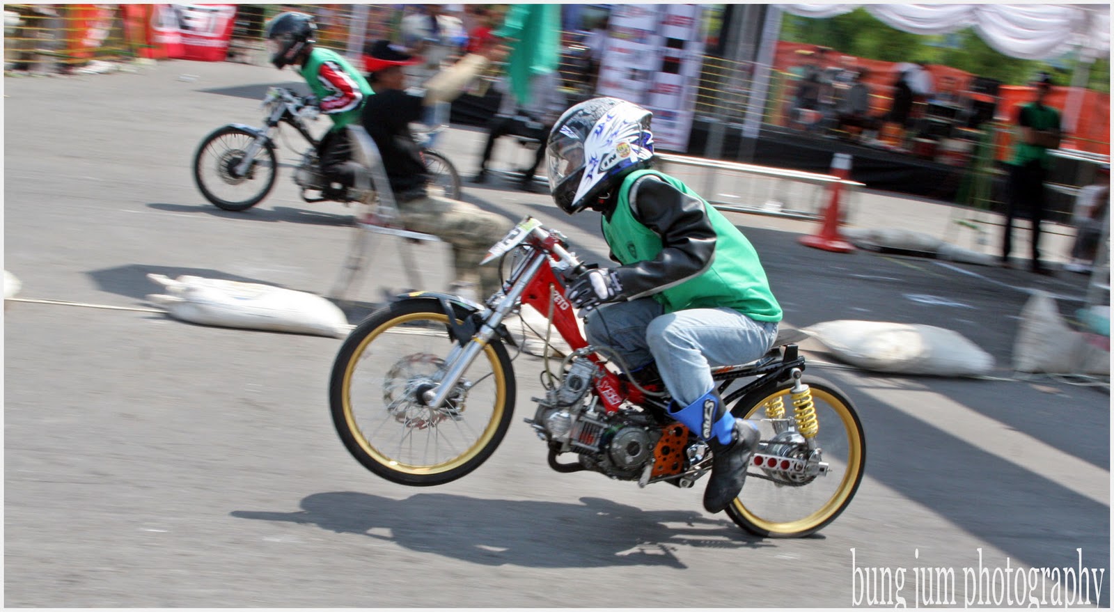Foto Mobil Balap Drag Race