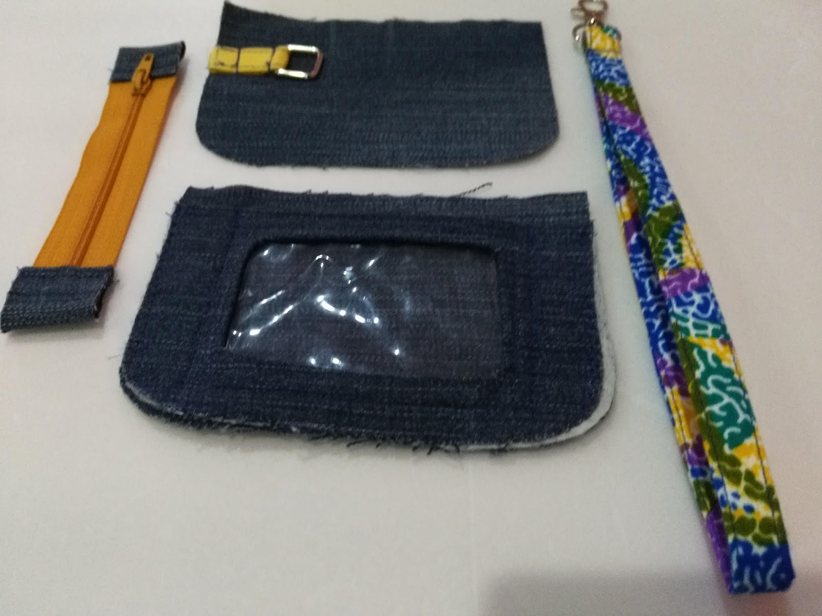 ID Zip Pouch and lanyard Pictorial | Free Pattern