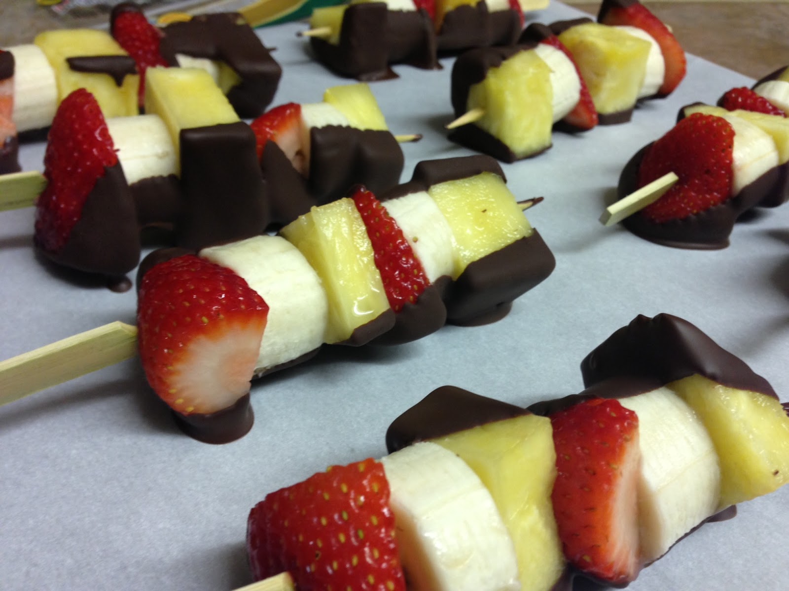 Pots, Pans & Paintbrushes: Chocolate Covered Banana Split Skewers