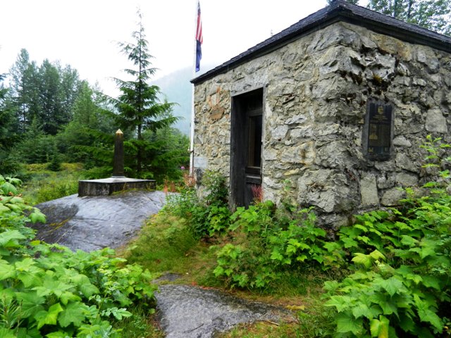 Latitude 60 North Alaska: Hyder AK