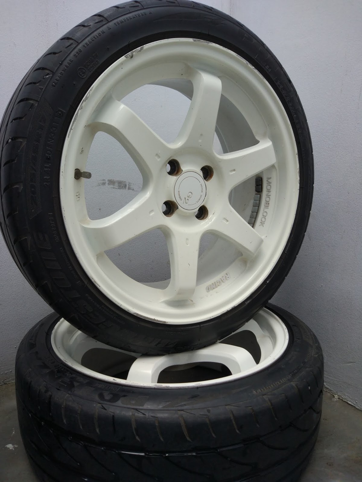 Begini Cara Mengetahui Jenis Ban Yang Kita Pake! Radial atau Bias?