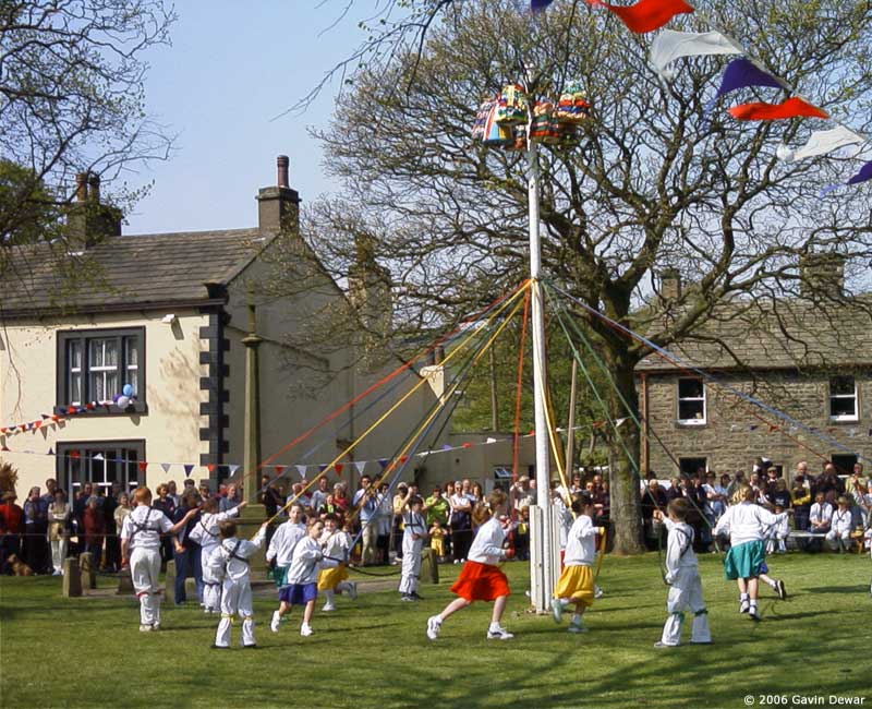 Yorkshire Dales National Park: April showers bring forth May flowers..?