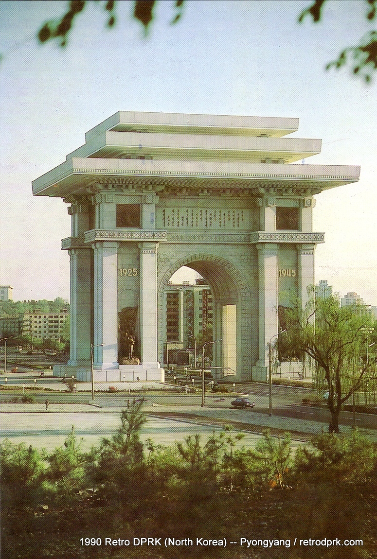 1990 Postcard Set -- Pyongyang