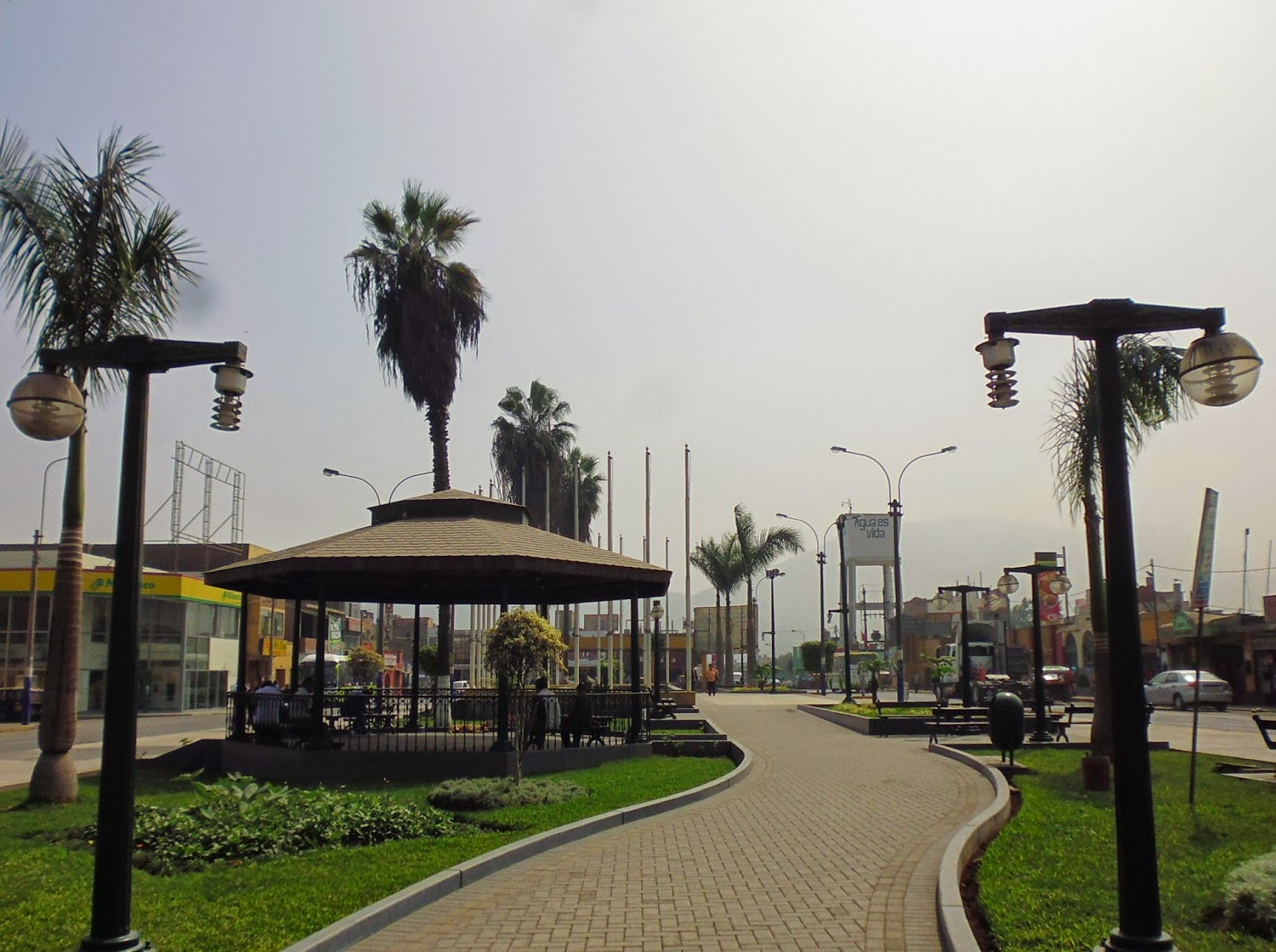 LUGARES TURÍSTICOS EN PERÚ: PARQUE CENTRAL DE SANTA CLARA (ATE VITARTE)