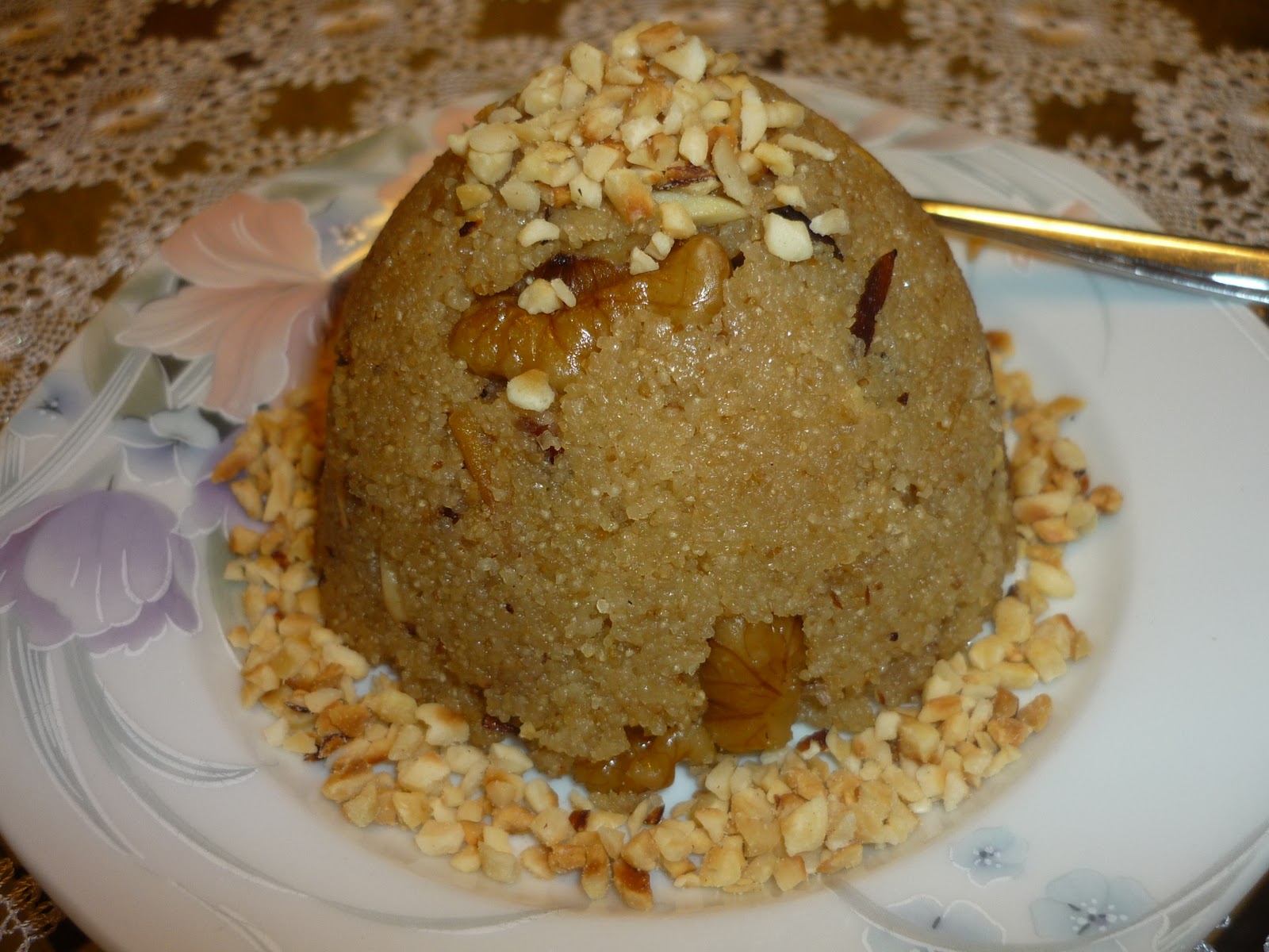 Demet'in Yemek Tarifleri: İRMİK HELVASI