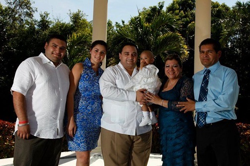 Las Mangas de Quintana Roo: IRRESPONSABE PADRE ES COBIJADO POR ROBERTO BORGE ANGULO Y SU ESPOSA