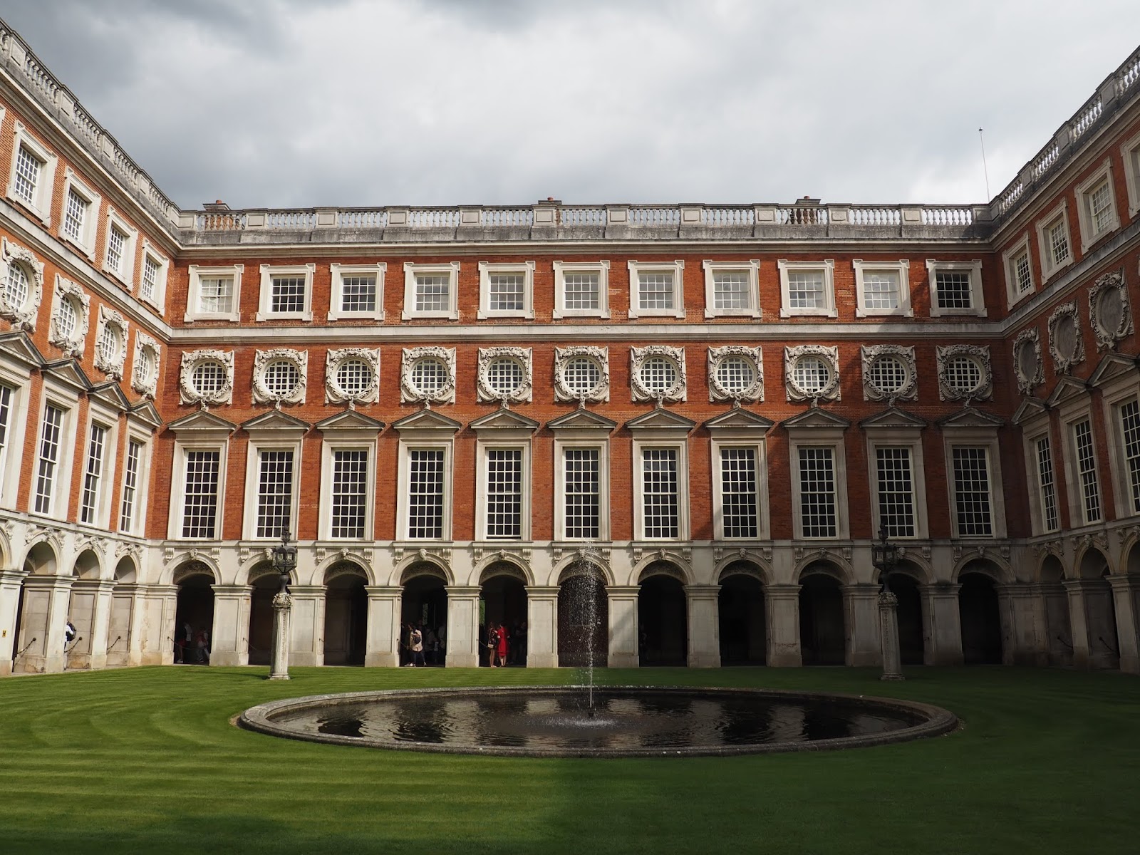 5 Historic Royal Palaces in London ~ Ee Sing's Traventures