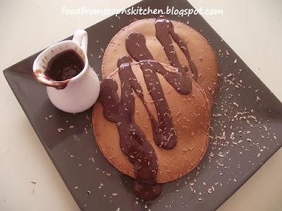 Steph's Kitchen: Nutella pancakes with Nutella pouring sauce