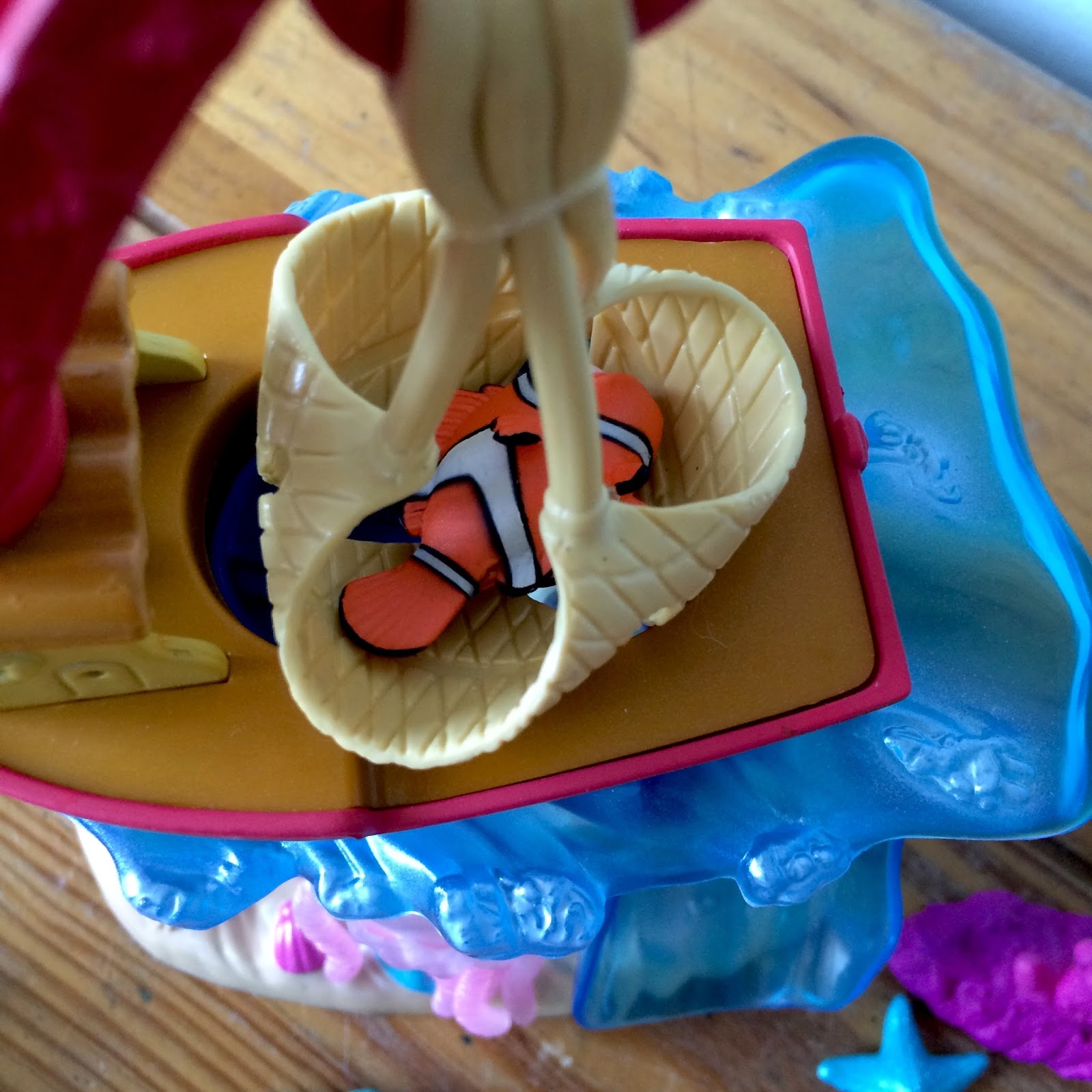 Dan the Pixar Fan: Finding Nemo: Hasbro Fishing Boat Escape Play Set
