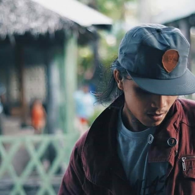 swordshines10: "hindi porke't dark ang music ko, eh, evil na!"--- aklas