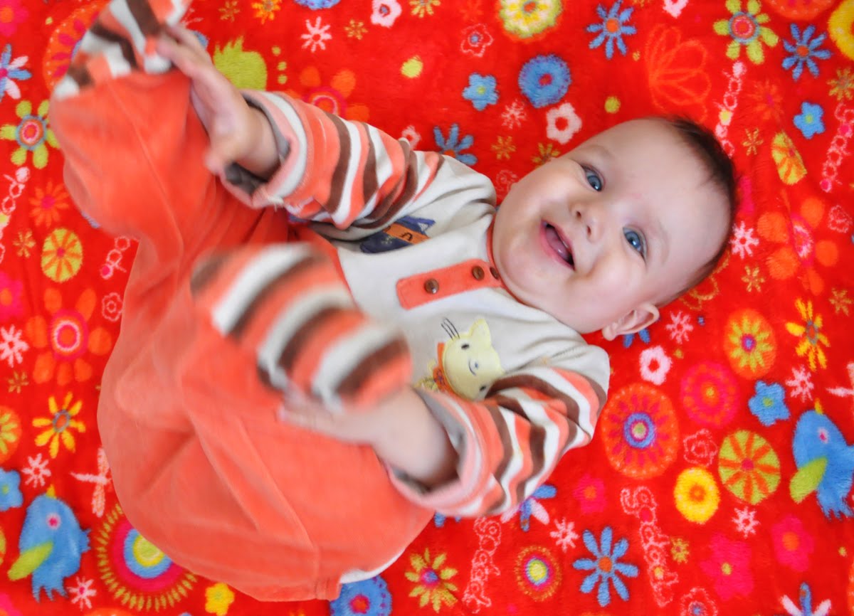 Every now and then: Bebe strumf, 8 luni