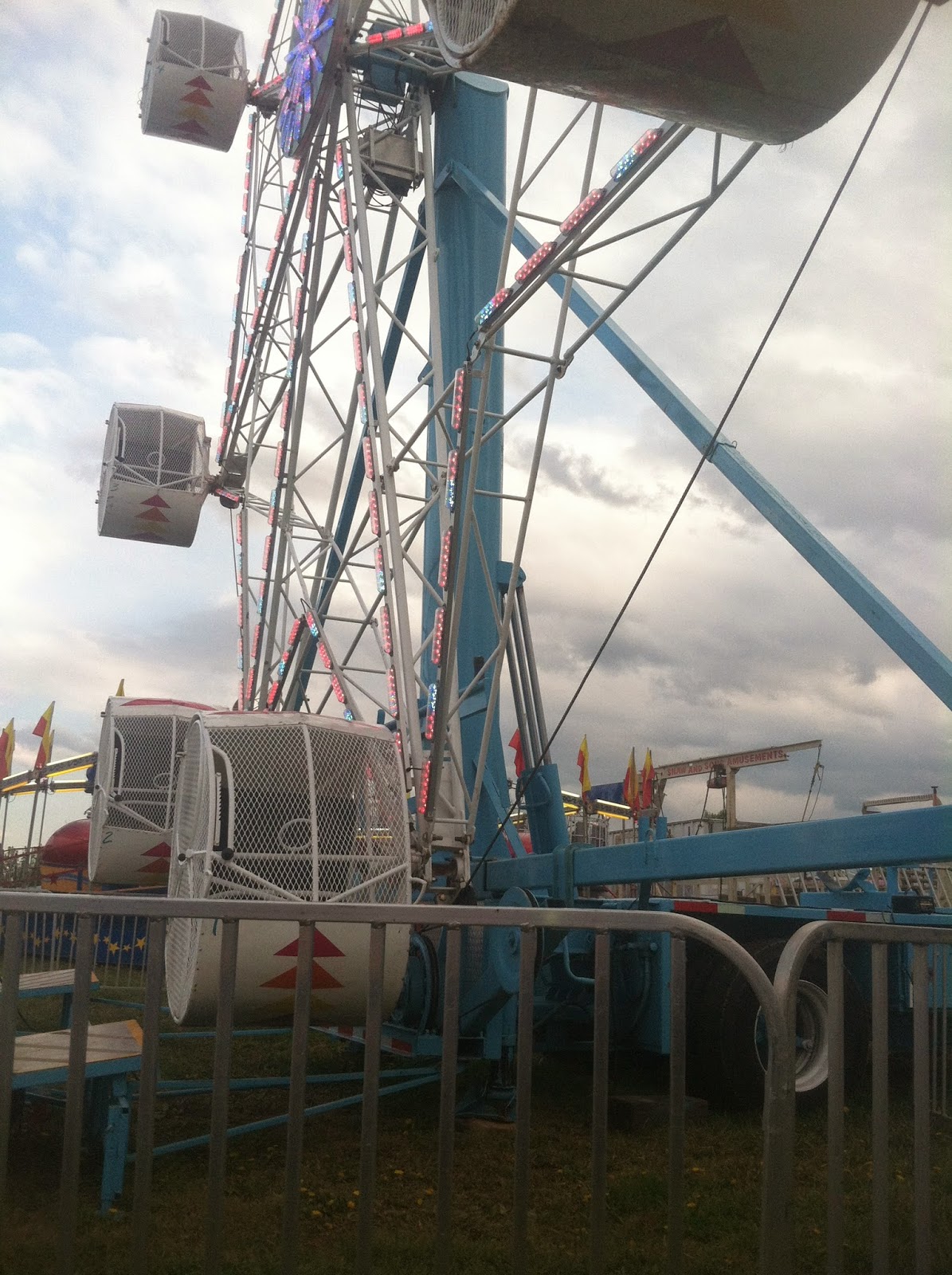 Carnival Chasing : Its carnival Time Shaw & Sons Amusements in