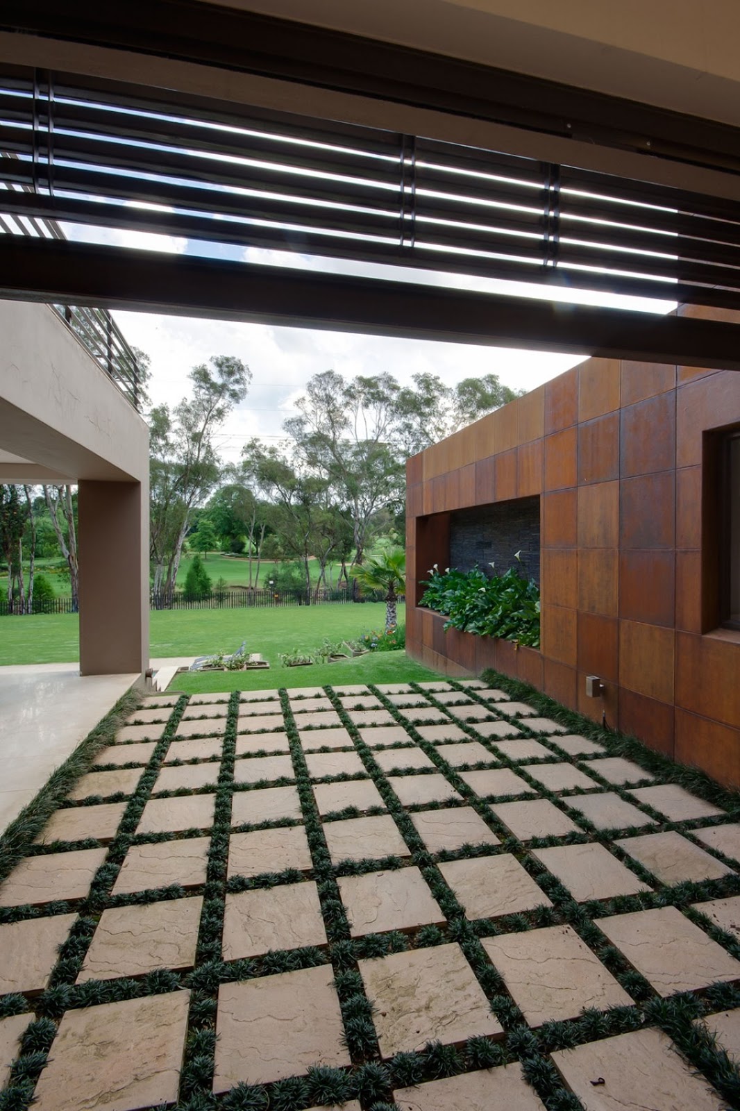 loveisspeed.......: House Sedibe was completed by Nico van der Meulen ...