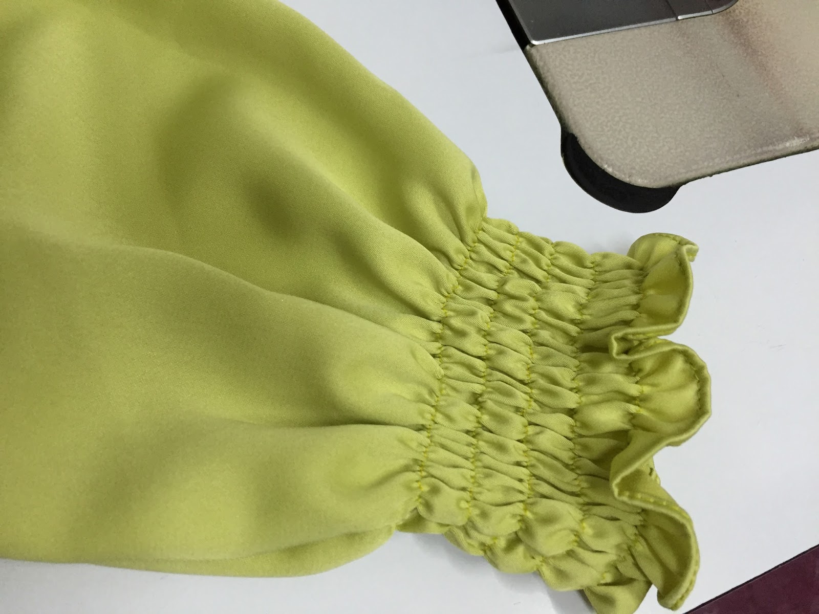 MaDam AzrA FesYeN: CARA MENJAHIT GETAH(BENANG GETAH) DI HUJUNG TANGAN