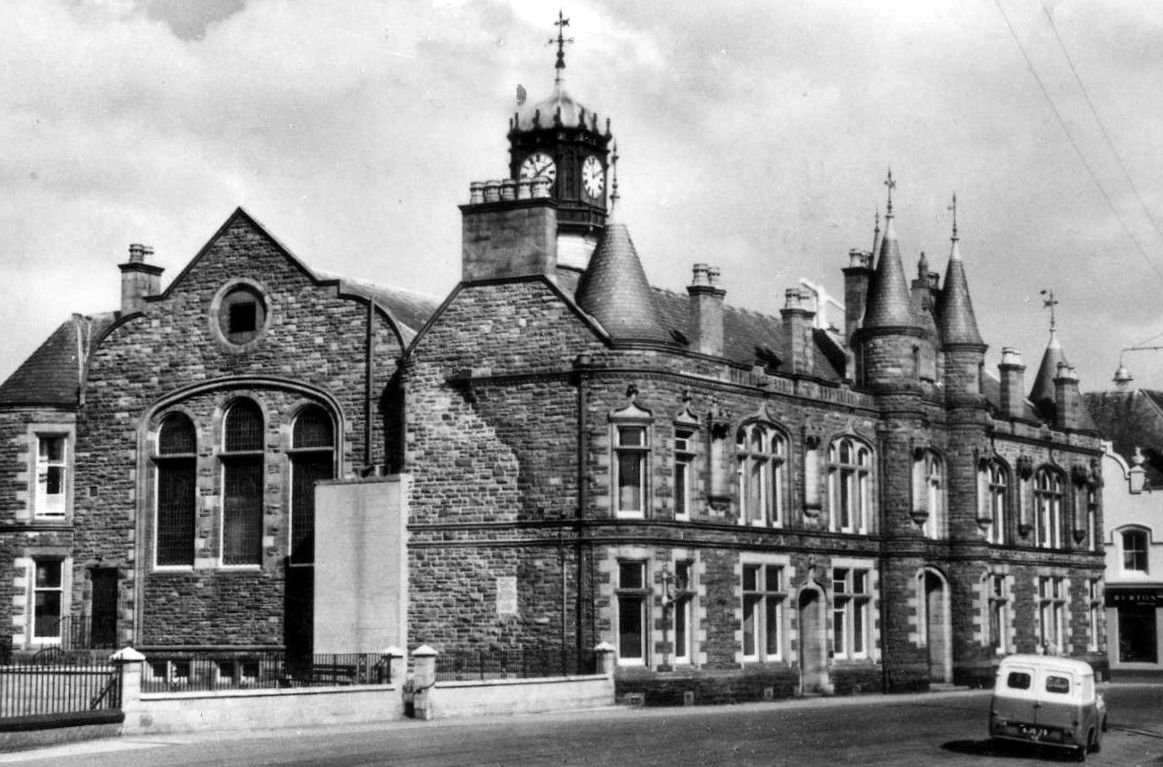 Tour Scotland: Old Travel Blog Photograph Town Hall Stornoway Isle Of ...